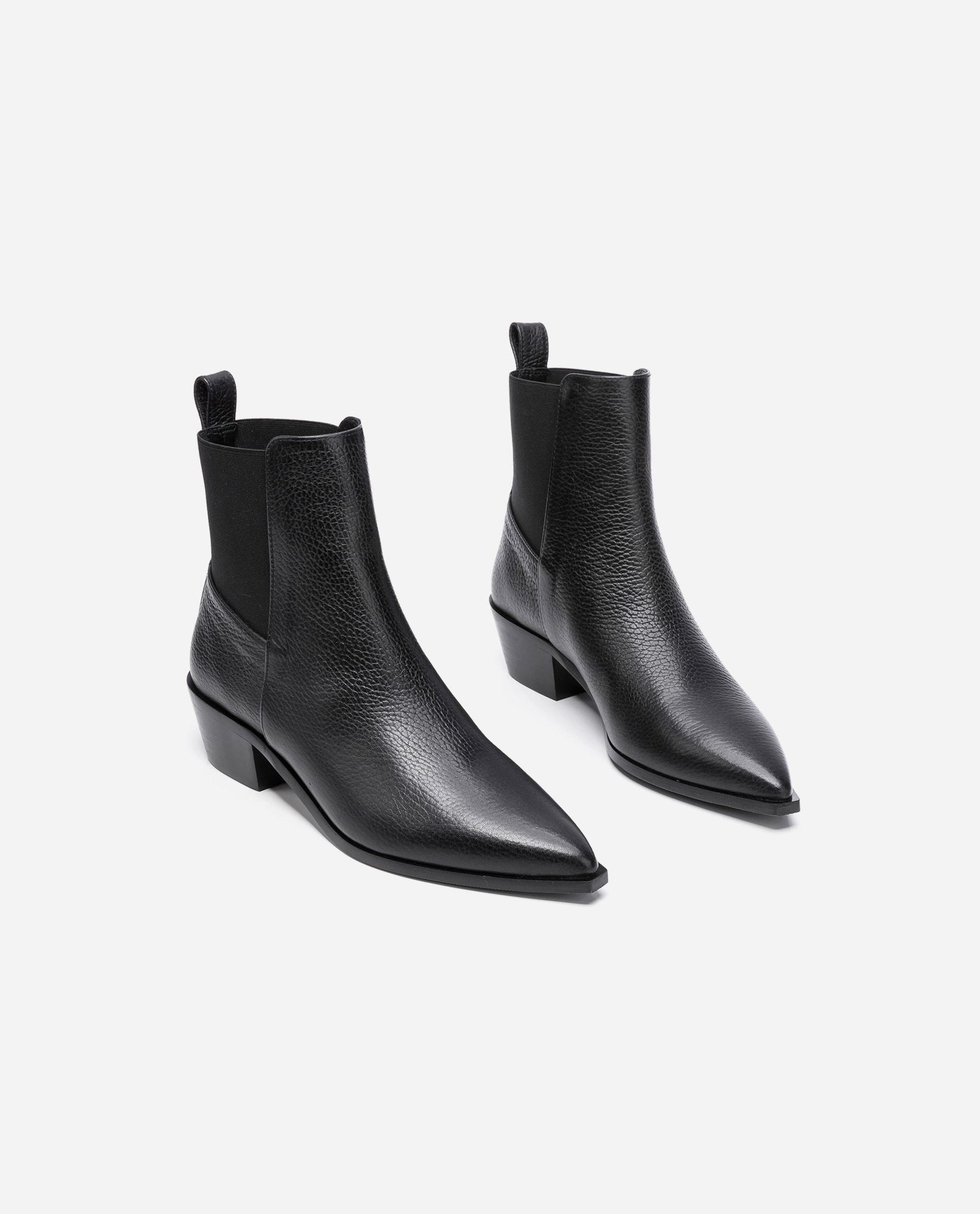 FLATTERED WILLOW LEATHER BLACK BOOTS