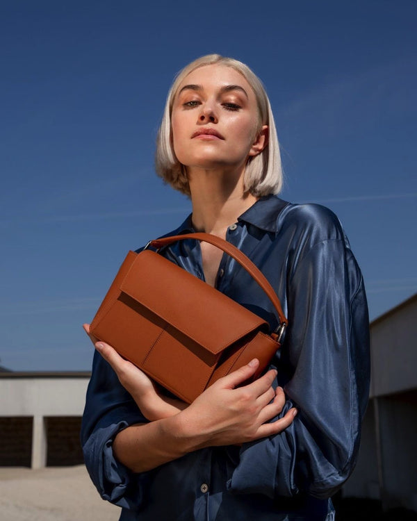 KAAI IKON COGNAC SHOULDER BAG